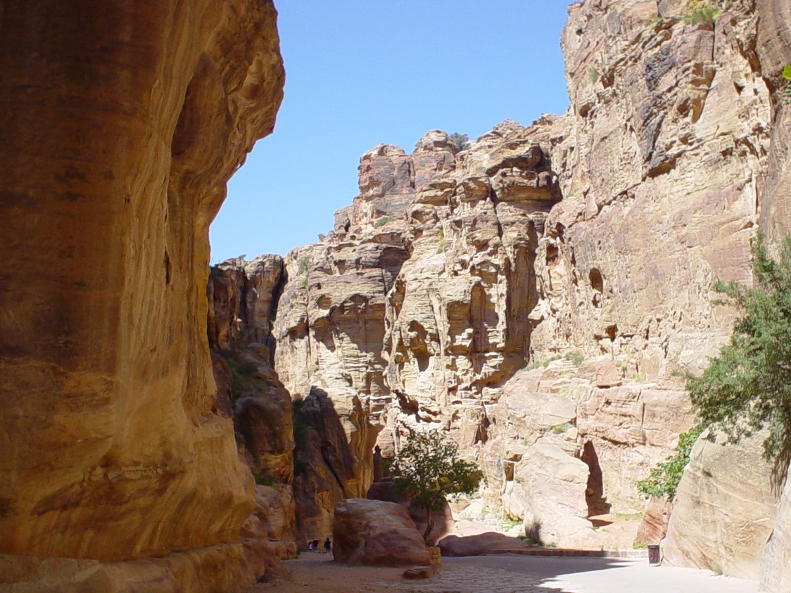 The Companions of the Cave in the Quran – Islam Explained